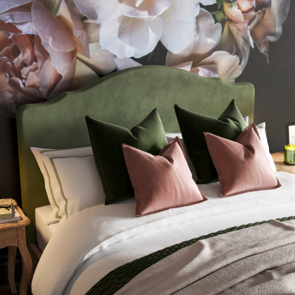 Sienna Velvet Bed | Feather & Black